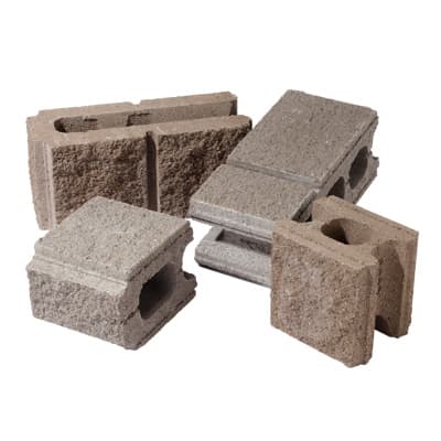 重厚感のある鋳物フェンスと割肌ブロックの組み合わせ – エクステリア製品 SBIC エスビック株式会社